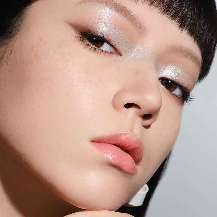 How to get your face glitter? The shiny cosmetics you shouldn't miss ...